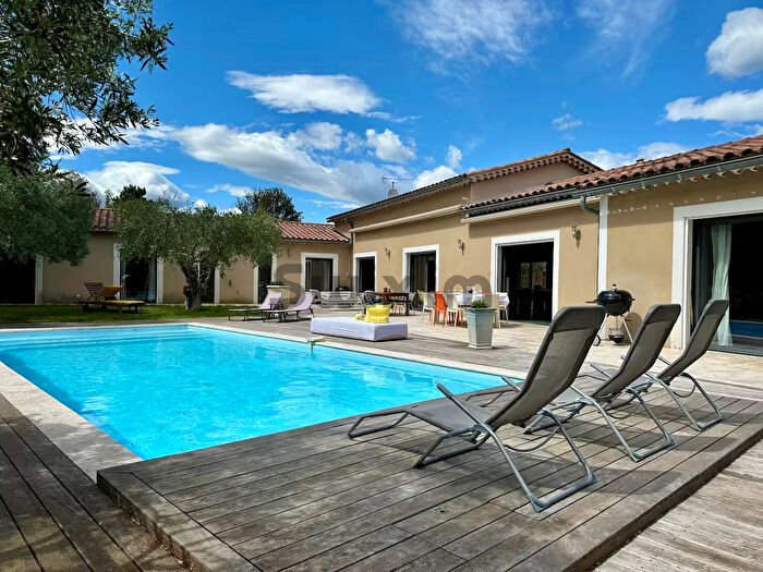 Maison 7 pièces à Vézénobres, à louer