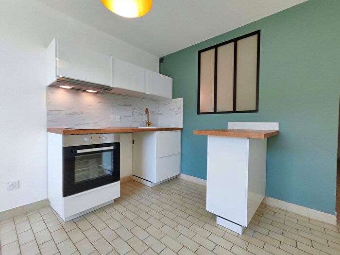 Appartement à louer - Village, Bédarrides - 2 pièces - 1 chambre