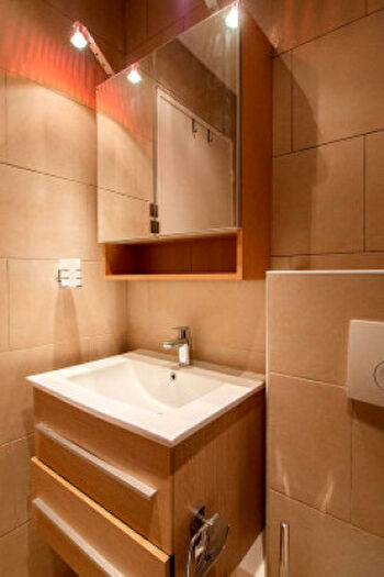 Appartement à louer - Neuilly-sur-Seine, Parc de Neuilly - 1 pièce