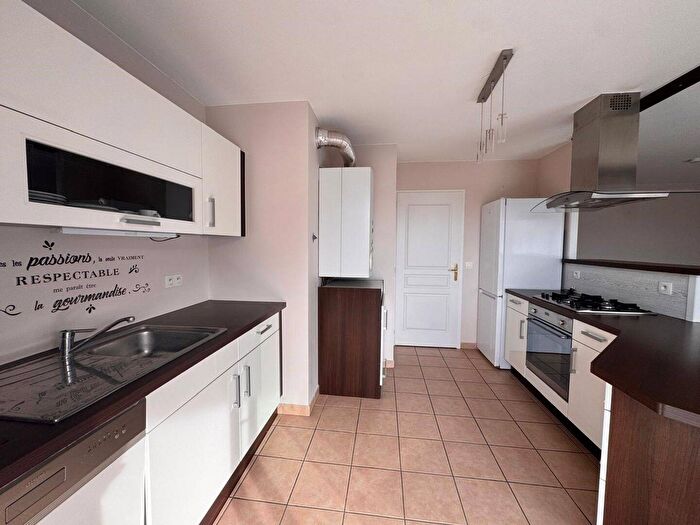 Appartement à louer - Cranves-Sales - 3 pièces - 2 chambres