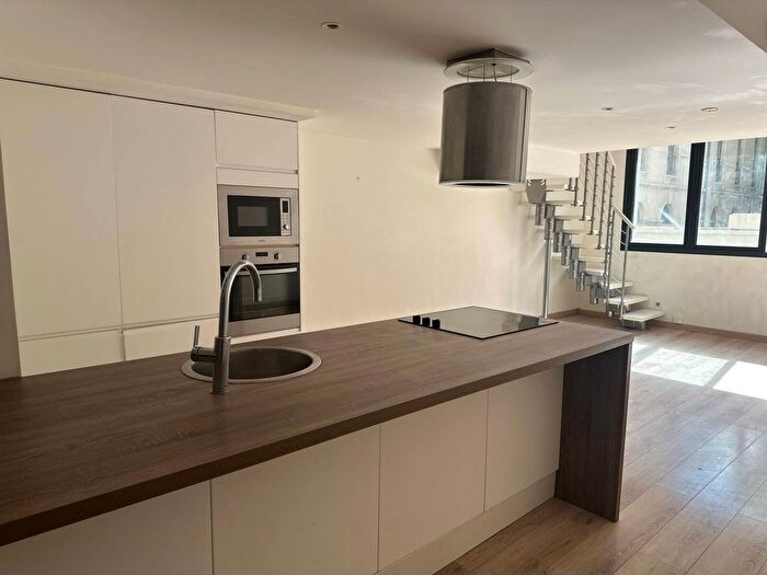 Appartement à louer - Toulon - 3 pièces - 1 chambre