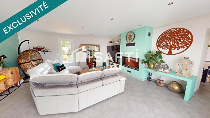 Maison à vendre - La Brousse - 9 pièces - 6 chambres