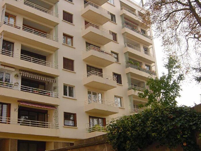 Appartement 4 pièces à Valere Lefebvre, Le Raincy, à louer