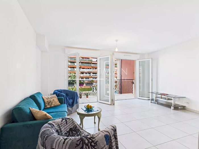 Appartement à vendre - Menton, Hôtel de Ville, Vieille Ville, Musée, Madone, Carnolès - 2 pièces - 1 chambre