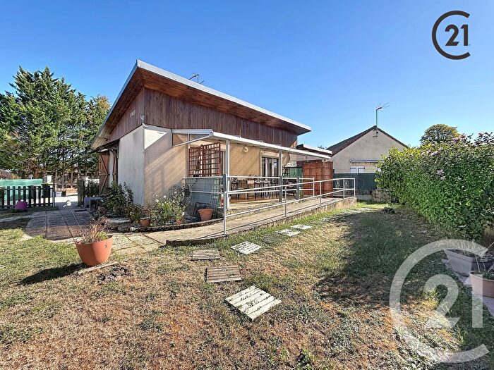Maison 4 pièces à vendre à Champs-sur-Yonne
