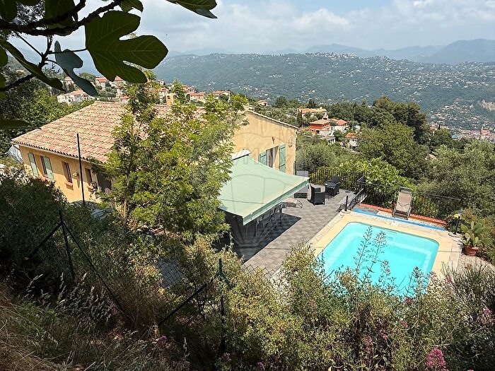 Maison à vendre - Châteauneuf-Villevieille - 4 pièces - 3 chambres