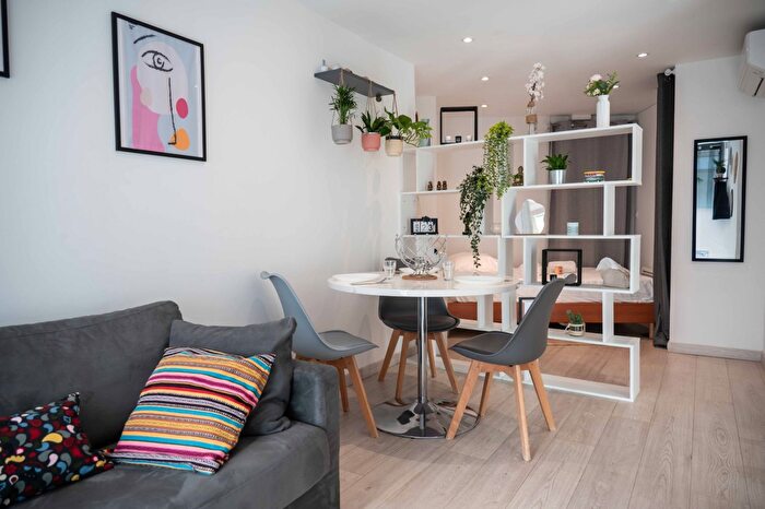 Appartement à vendre - Antibes, Juan-les-Pins, Le Cap - 2 pièces - 1 chambre