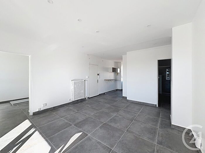 Appartement à louer - Montélimar, Les Champs, Les Blaches, Beaulieu - 3 pièces - 2 chambres