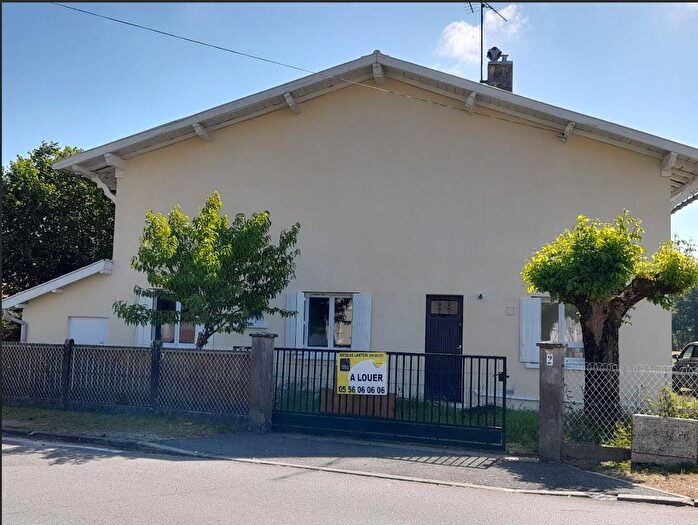 Maison à louer - Salaunes - 3 pièces - 2 chambres