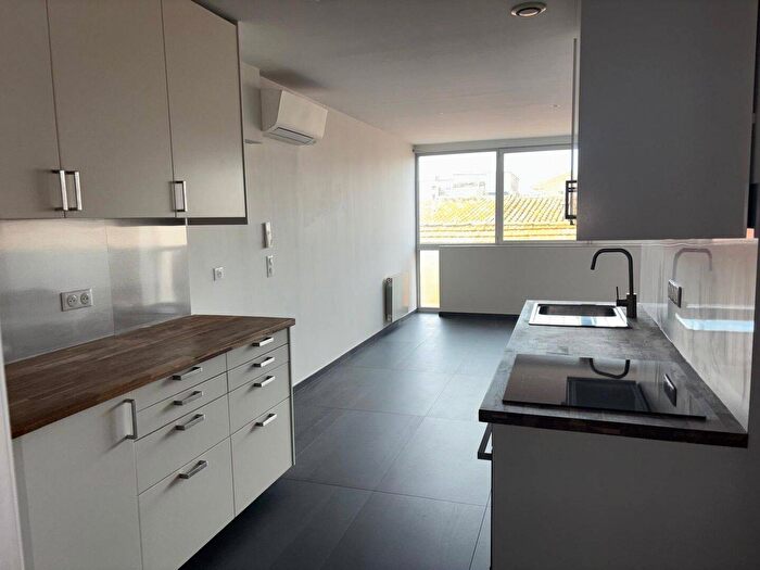 Appartement à louer - Marignane - 3 pièces - 2 chambres