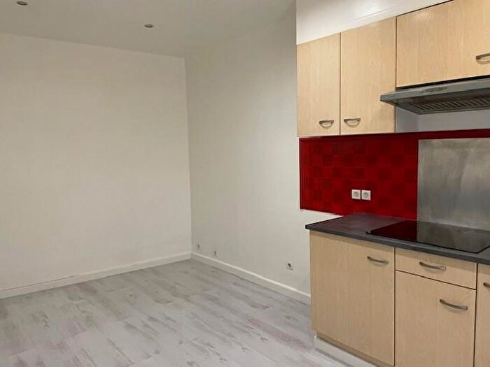 Appartement à louer - Gardanne, Centre-ville - 1 pièce - 1 chambre