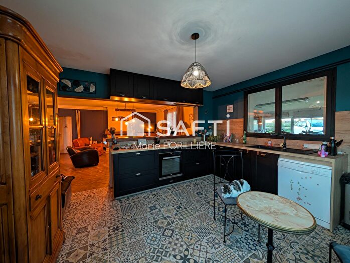 Maison à vendre - Bayas - 7 pièces - 4 chambres