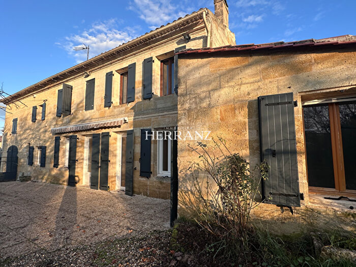 Maison à vendre - Saint-Genès-de-Castillon - 8 pièces - 4 chambres