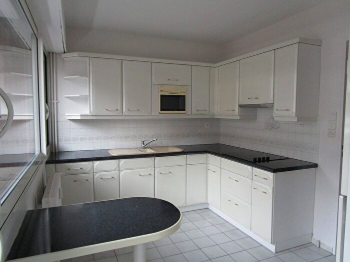 Appartement à louer - Barbâtre-Saint Remy-Verrerie, Reims - 3 pièces - 2 chambres