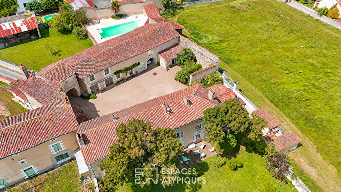 Maison 7 pièces à vendre - Neuville-de-Poitou