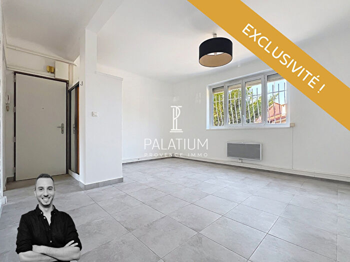 Appartement à vendre - Salon-de-Provence - 3 pièces - 2 chambres