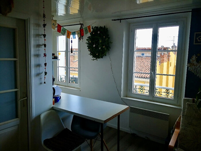 Appartement à vendre - Hyères, Centre-ville - 2 pièces - 1 chambre