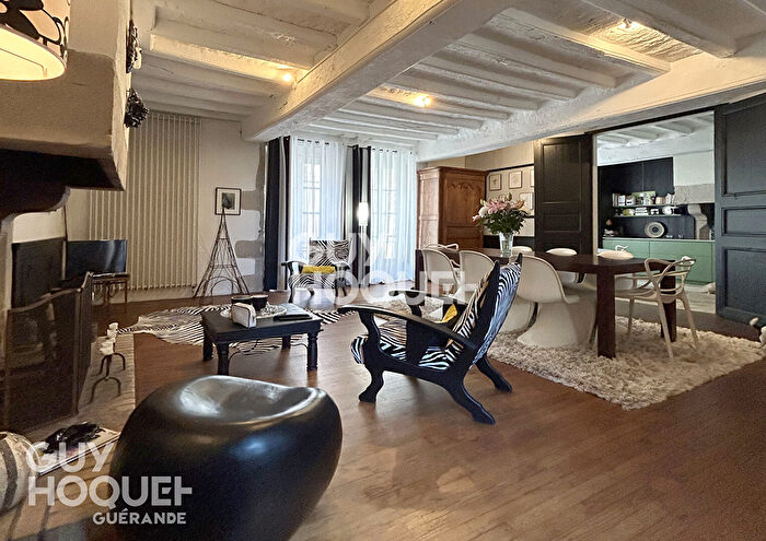 Maison à vendre - Guérande, Centre-ville, Faubourgs - 8 pièces - 4 chambres
