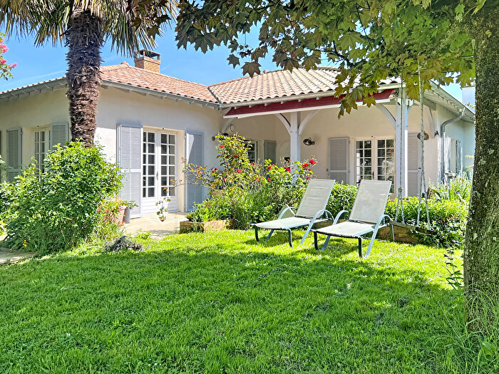 Maison 7 pièces à Jassans-Riottier, à vendre