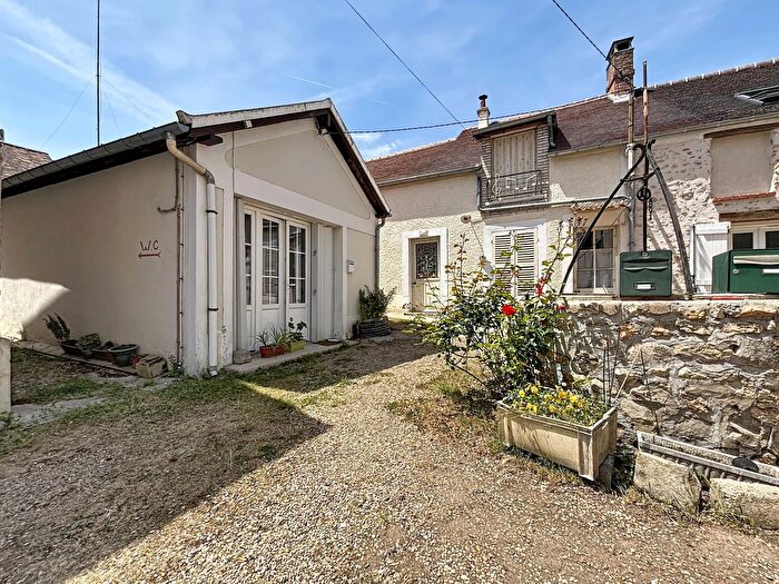 Bois-le-Roi : Maison 2 pièces à vendre