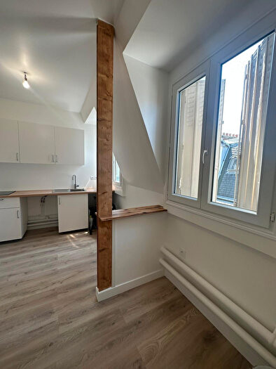 Appartement à louer - Neuilly-sur-Seine, Saint-James, Madrid - 1 pièce