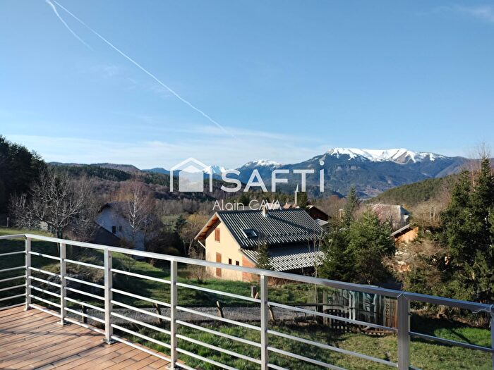 Maison 5 pièces à Montclar, à vendre