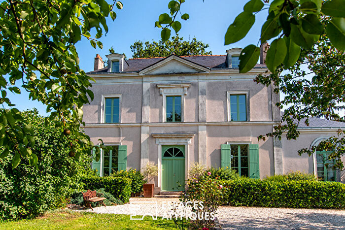 Maison à vendre - Soulaire-et-Bourg - 8 pièces - 5 chambres