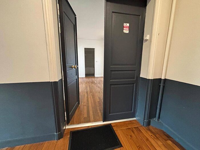 Appartement à louer - Chantereine-La Fontaine-Arcades-Castermant, Chelles - 3 pièces - 2 chambres