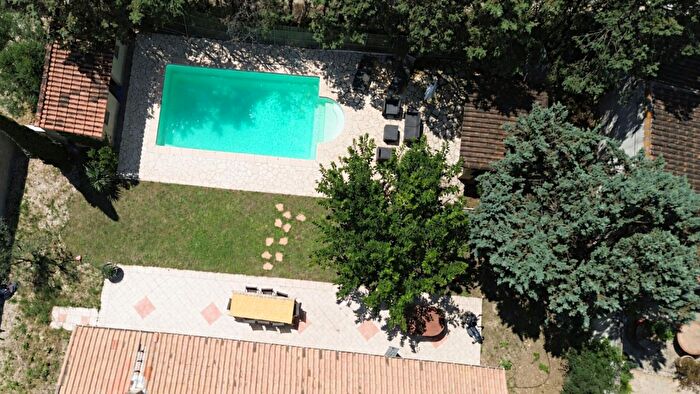Maison 5 pièces à Bédarrides, à vendre