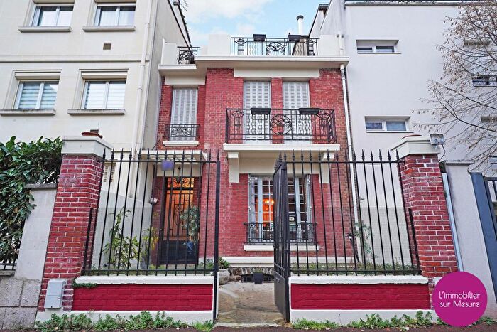 Maison à vendre - Vincennes, Est - 5 pièces - 3 chambres