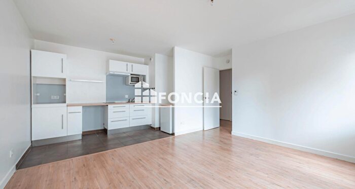 Appartement à vendre - Saint-Symphorien-dOzon - 3 pièces - 2 chambres