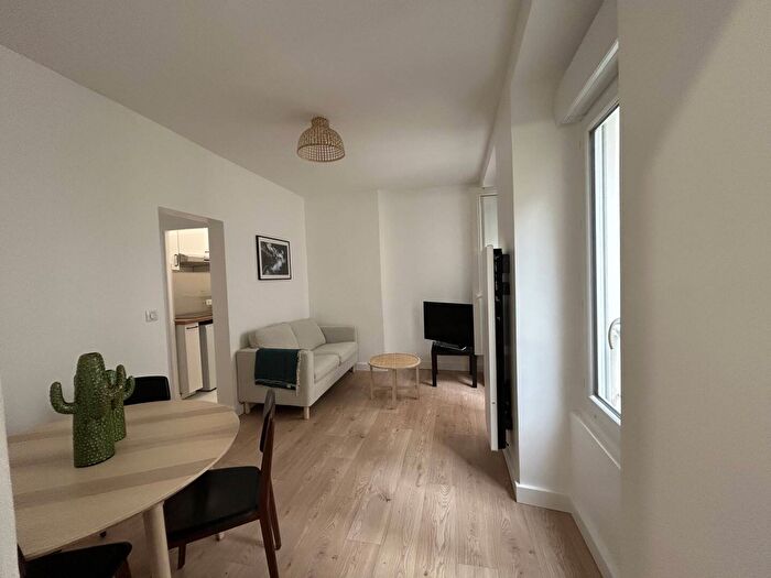 Appartement à louer - Mouton Duvernet, Paris ème arrondissement - 2 pièces - 1 chambre