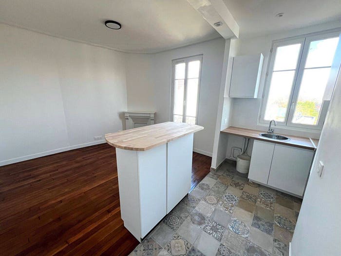 Agent Sarre-Centre-Les Vallées-La Garenne, Colombes : Appartement 3 pièces à louer