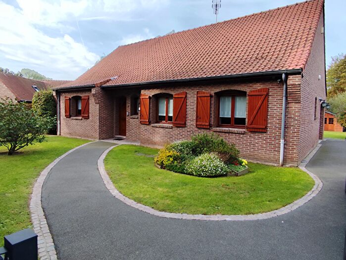 Maison 4 pièces à Neuville-en-Ferrain, à vendre