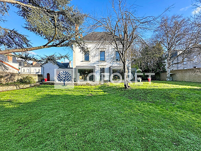 Maison à vendre - Thouars - 10 pièces - 6 chambres