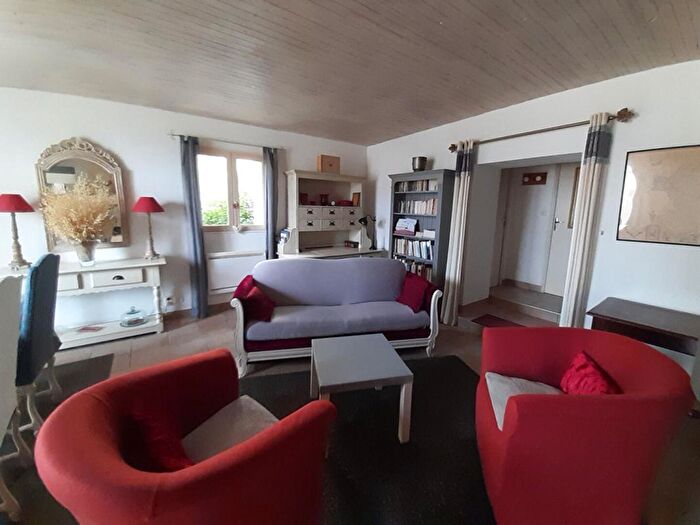 Maison à vendre - Lussac - 5 pièces - 3 chambres