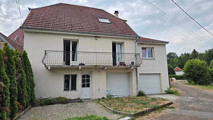 Maison 7 pièces à Cussey-sur-l'Ognon, à vendre