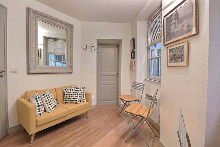 Appartement à louer - Invalides, Paris ème arrondissement - 1 pièce