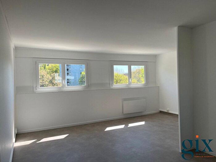 Appartement à louer - Allies-Clos dOr, Grenoble - 3 pièces - 2 chambres