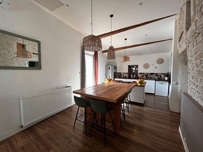 Maison à vendre - Calvisson - 8 pièces - 5 chambres