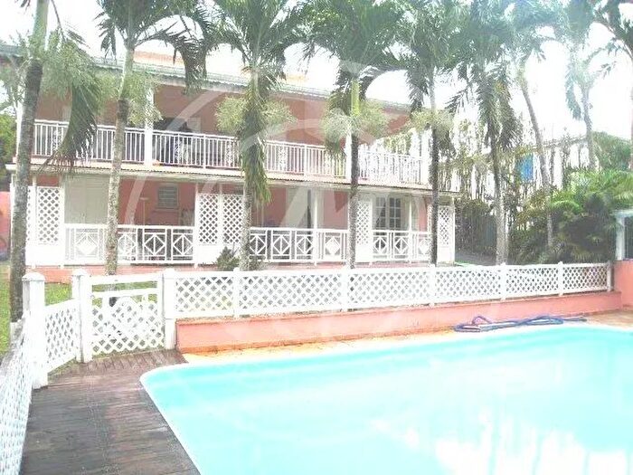 Maison 6 pièces à louer à Baie-Mahault