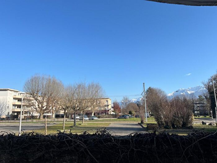 Appartement à louer - Saint-Martin-dHères, Bidal, Peri - 1 pièce