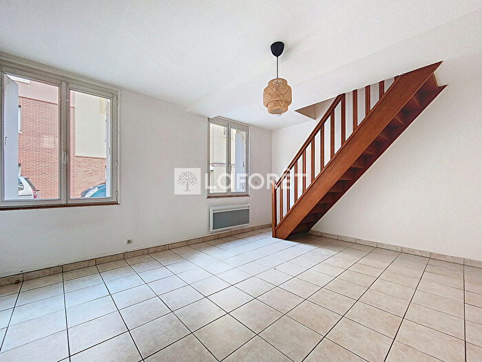 Appartement à louer - Elbeuf, Centre-ville - 3 pièces - 2 chambres