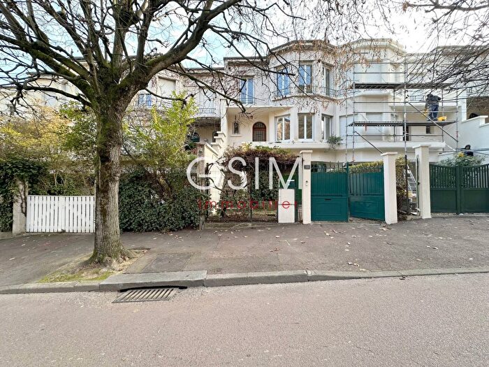 Maison à louer - Saint-Cloud - 6 pièces - 4 chambres