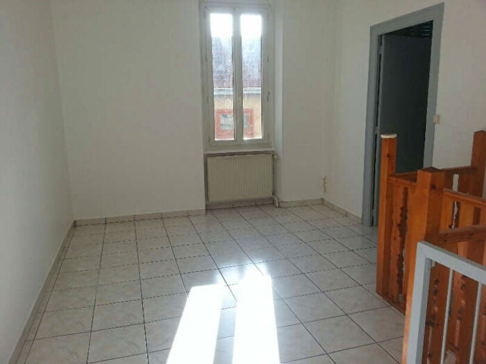 Appartement à louer - Oyonnax, Belmont - 3 pièces - 2 chambres