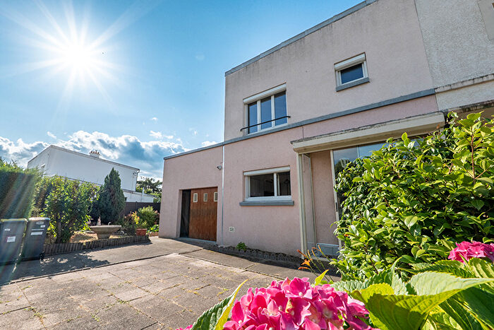 Maison à vendre - Cébazat - 4 pièces - 3 chambres