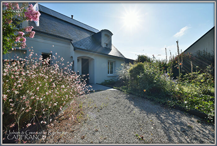 Maison à vendre - Seiches-sur-le-Loir - 8 pièces - 5 chambres