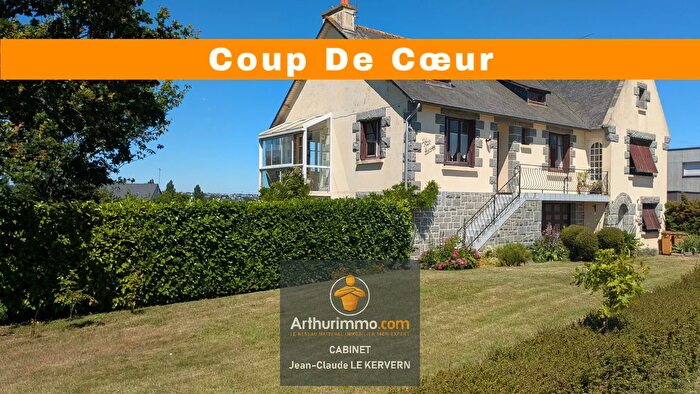 Maison 8 pièces à Yffiniac, à vendre