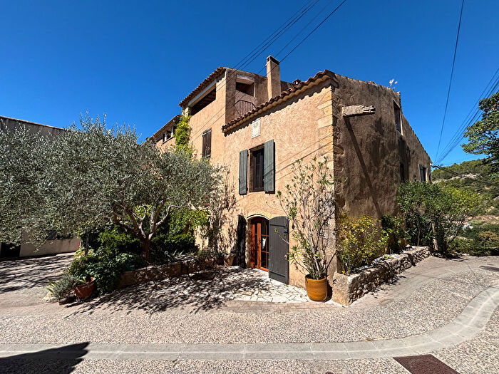 Maison à vendre - Jouques - 4 pièces - 3 chambres