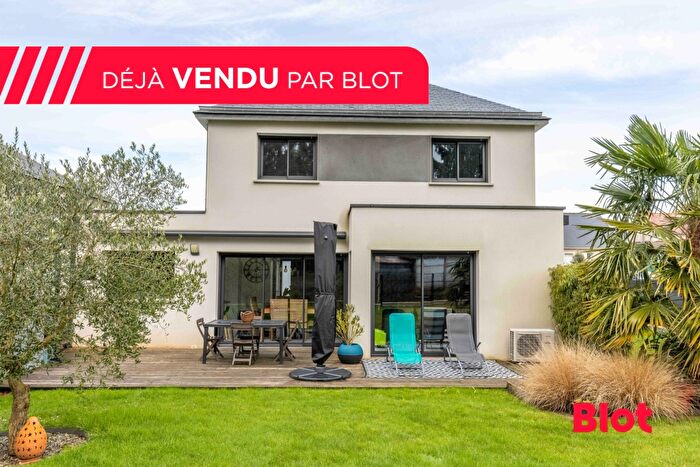 Maison à vendre - Irodouër - 5 pièces - 4 chambres